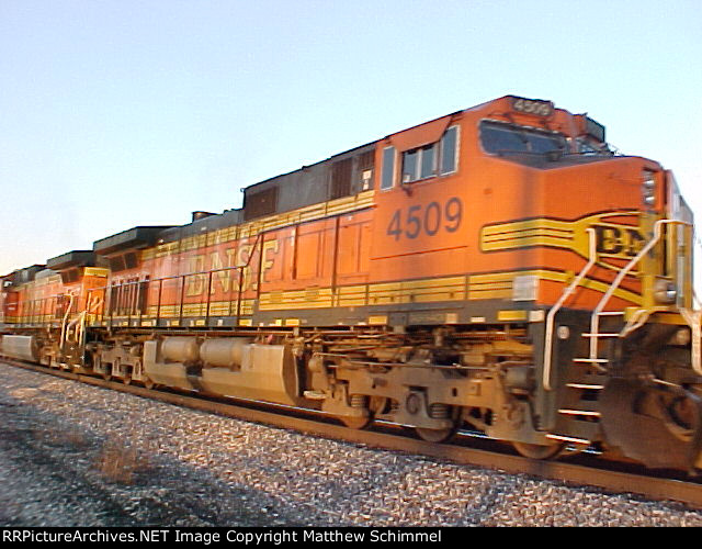 BNSF 4509